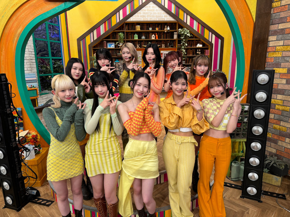 11人組ガールズグループ・ME:I が『よるブラ』に初登場!新曲「Click」をフルサイズで披露!｜TBSテレビ