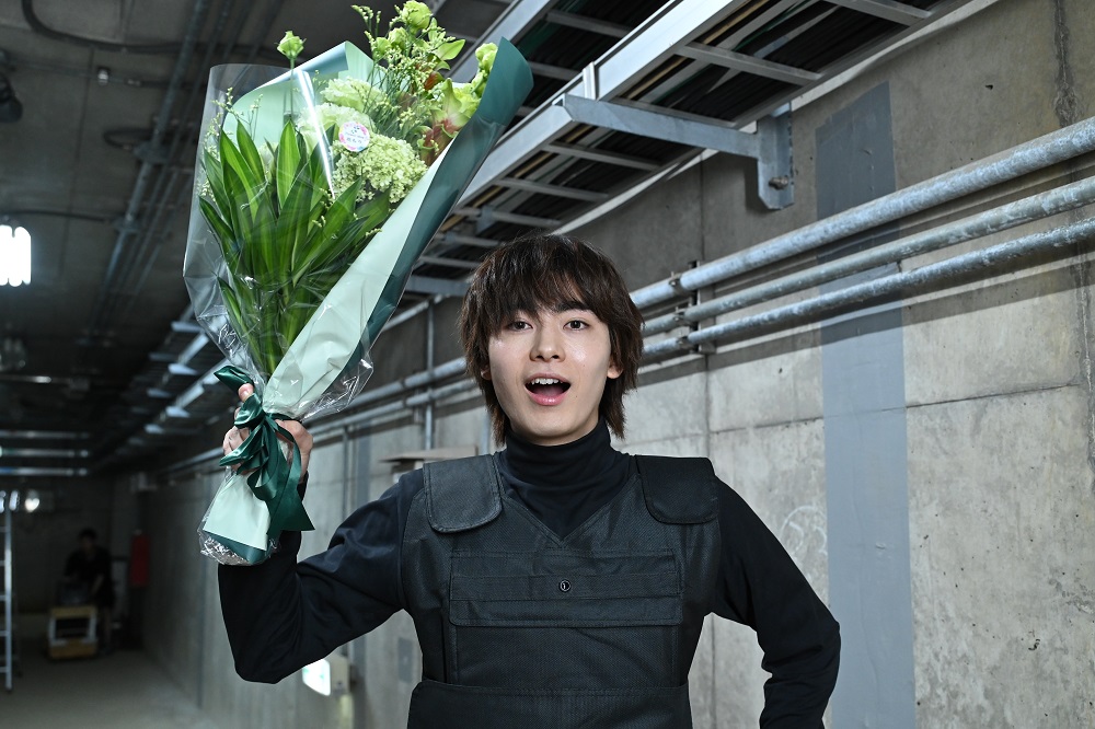 “チームDOPE”が笑顔のクランクアップ！ 9月5日（金）よる10時 遂に最終回！金曜ドラマ『DOPE 麻薬取締部特捜課』｜TBSテレビ